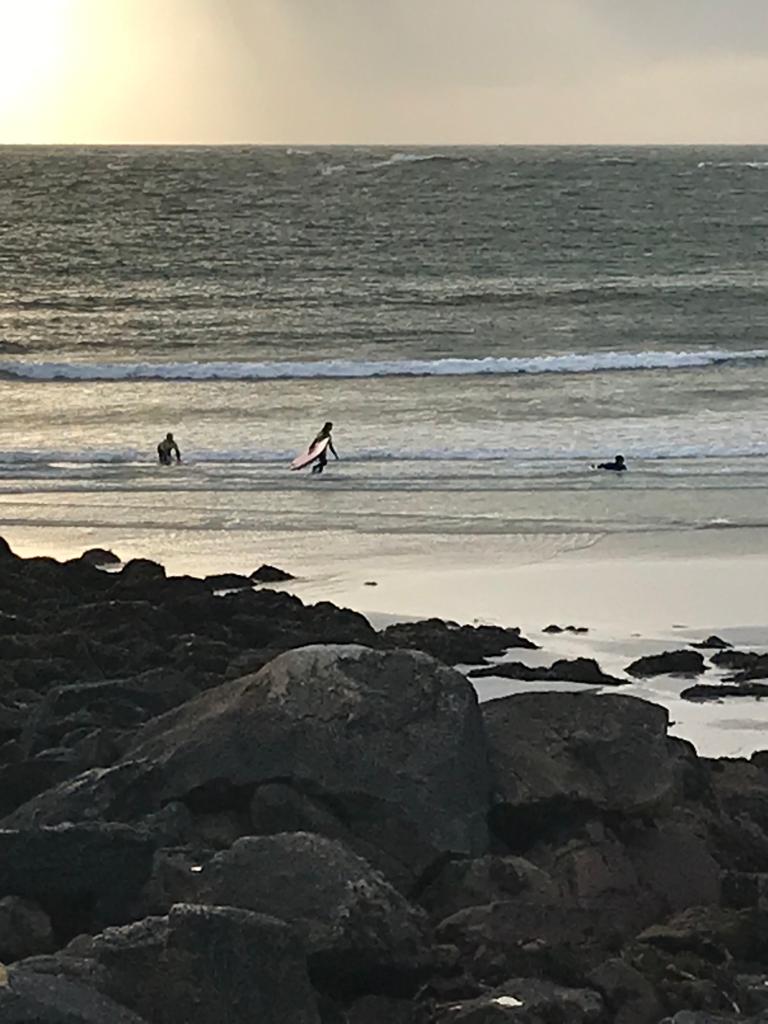 Session de surf à la plage des Dames de Porspoder - Collège Edouard Quéau